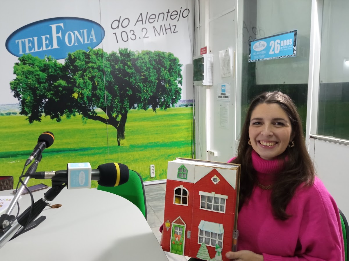 Novo livro de Ana Rita Janeiro: Quando as histórias “saem” de uma caixa ...