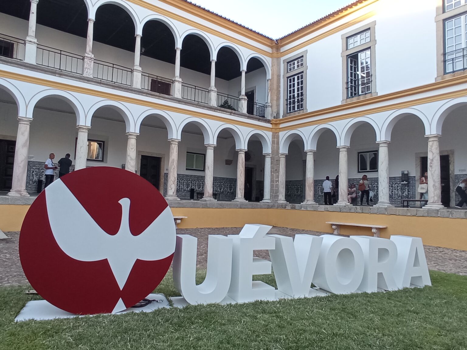 Universidade de Évora lança infraestrutura pioneira para aproximar ...