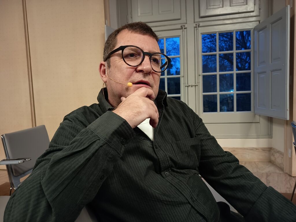 Évora_27: Pedro Hussak van Velthen Ramos conta que “Ando devagar ...